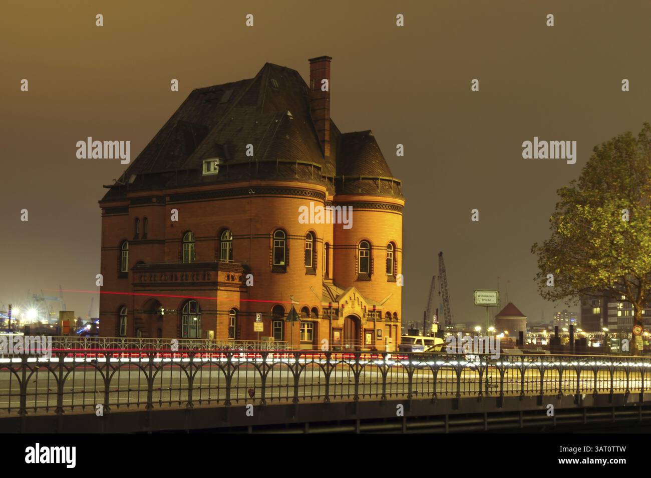 Old castle house in Hamburg's Speicherstadt Stock Photo - Alamy