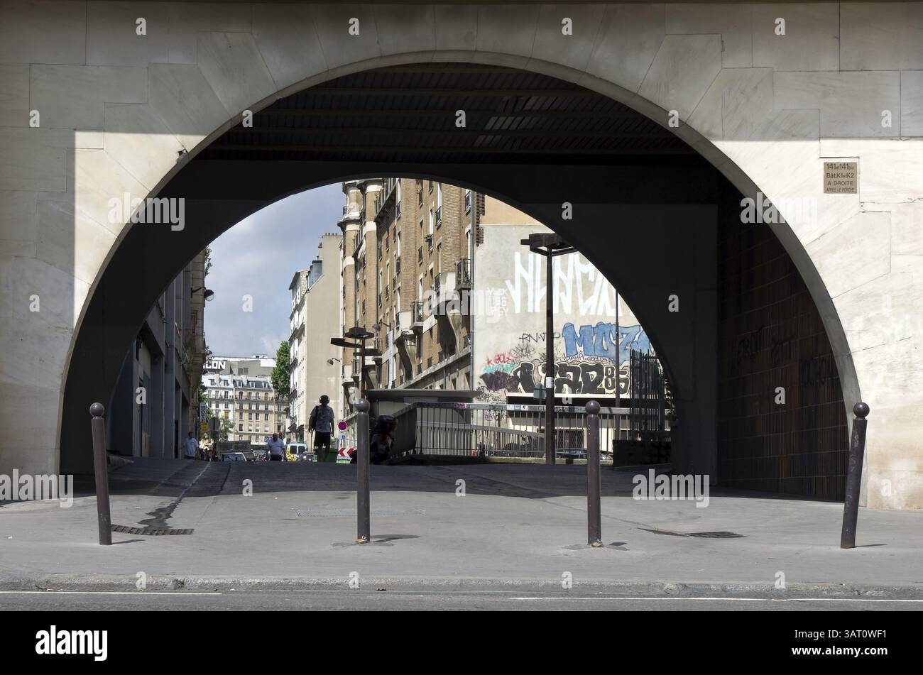 Side passages hi-res stock photography and images - Alamy
