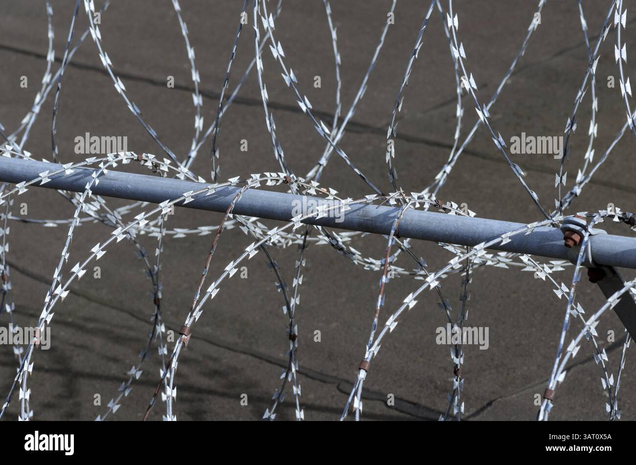 Wire and barrier hi-res stock photography and images - Alamy