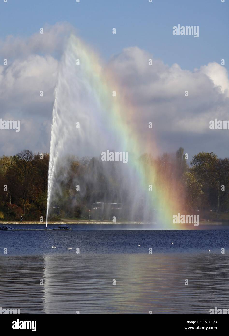 Fountains and rainbows hi-res stock photography and images - Alamy