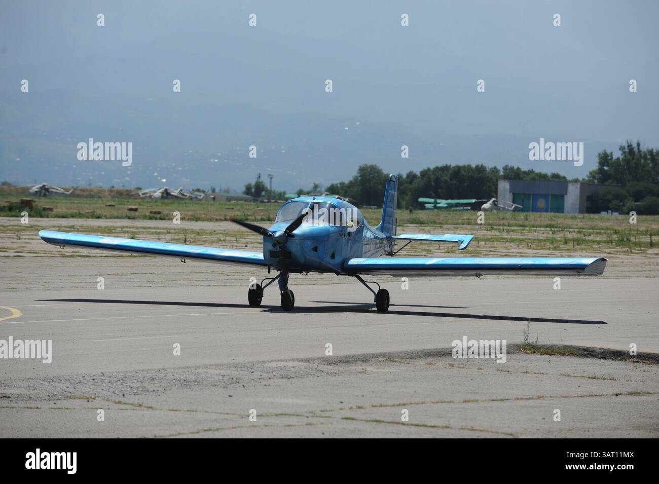 Mini airplanes for tourist city flights Stock Photo - Alamy