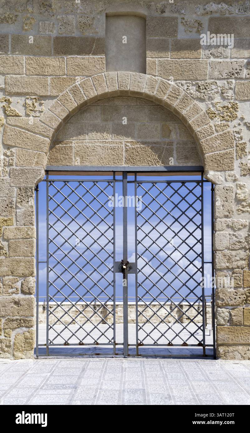 Glass gates hi-res stock photography and images - Alamy