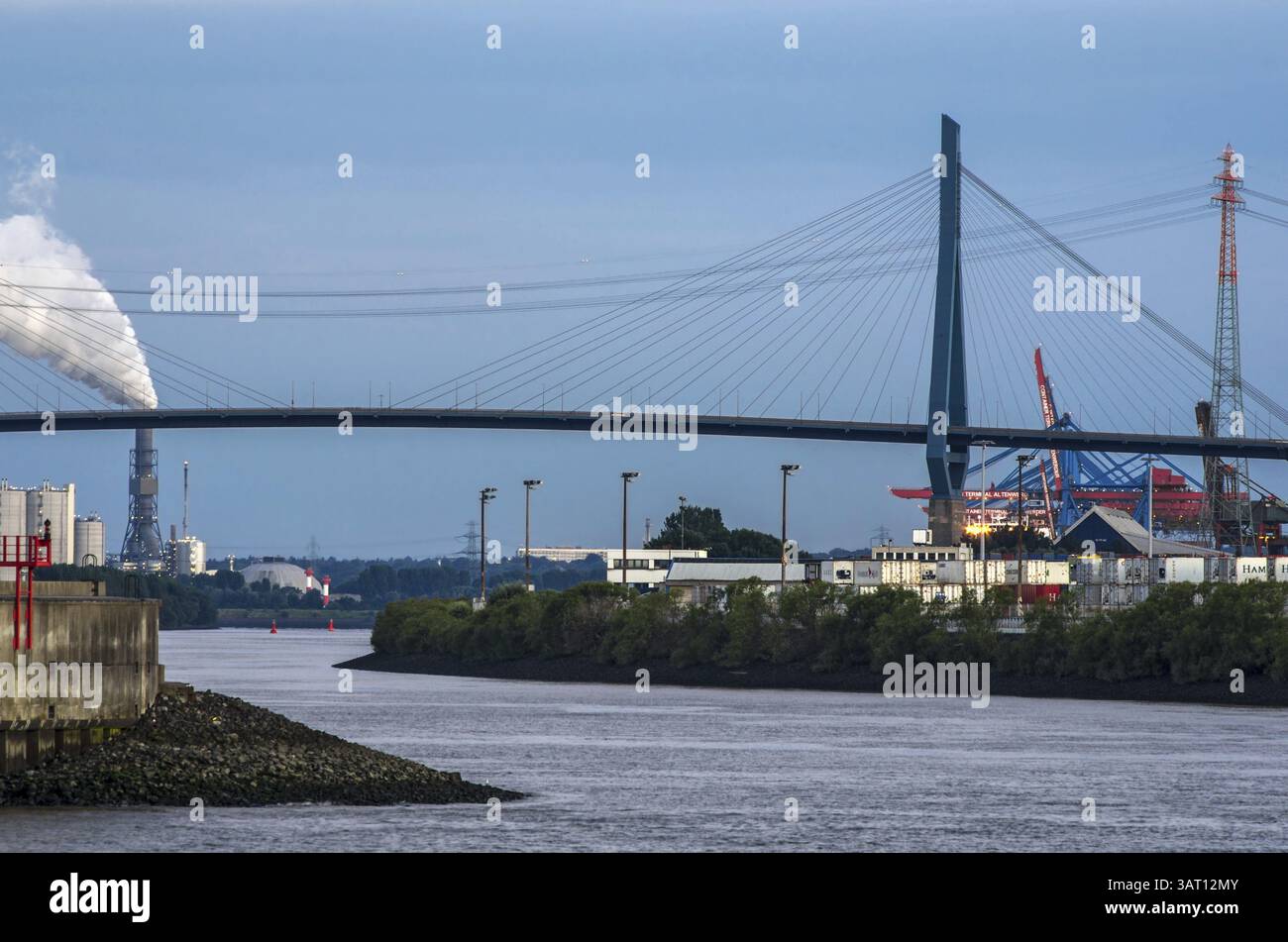 Kohlbrand bridge in the port of hamburg Stock Photo - Alamy