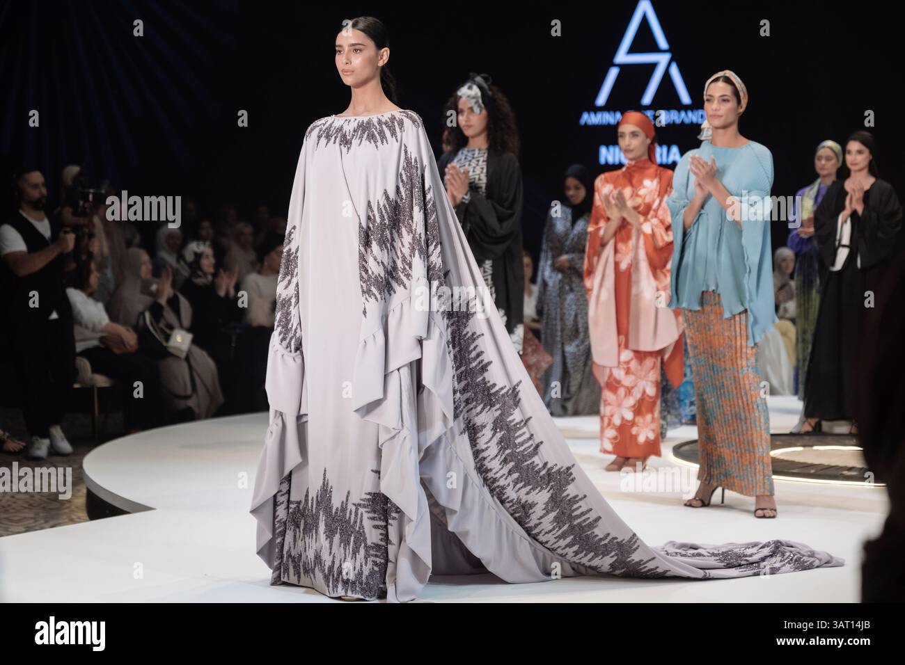 Abu Dhabi, United Arab Emirates. 15th Apr, 2025. Models walking the ...