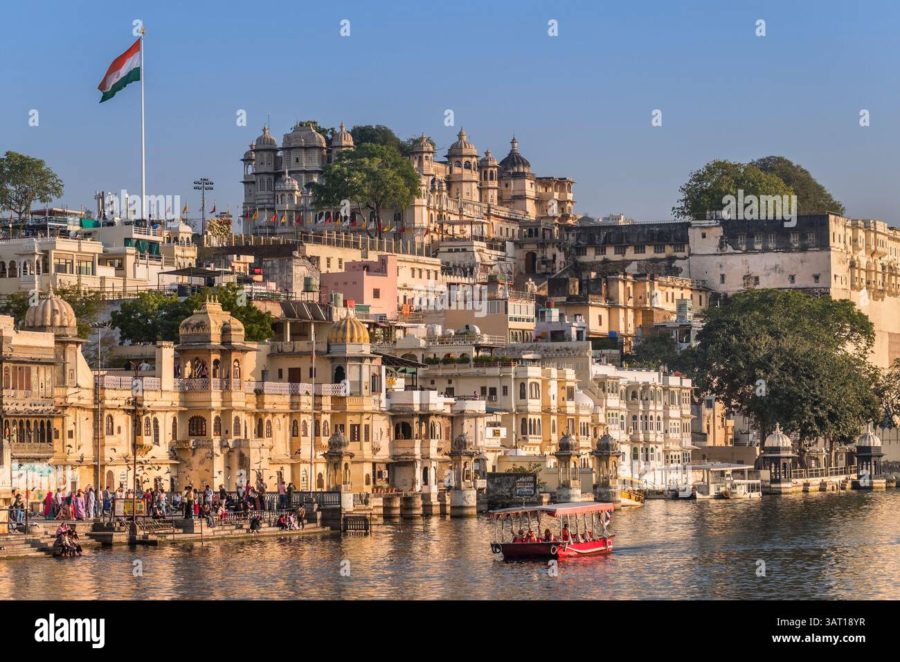 City Palace and Gangaur Ghat Lake Pichola Udaipur Rajasthan India Stock ...