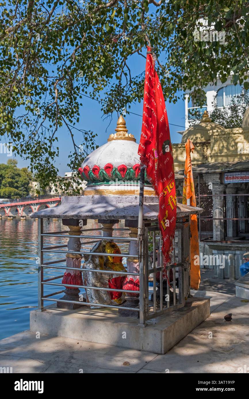 Hindu shrine Gangaur Ghat Lake Pichola Udaipur Rajasthan India Stock ...