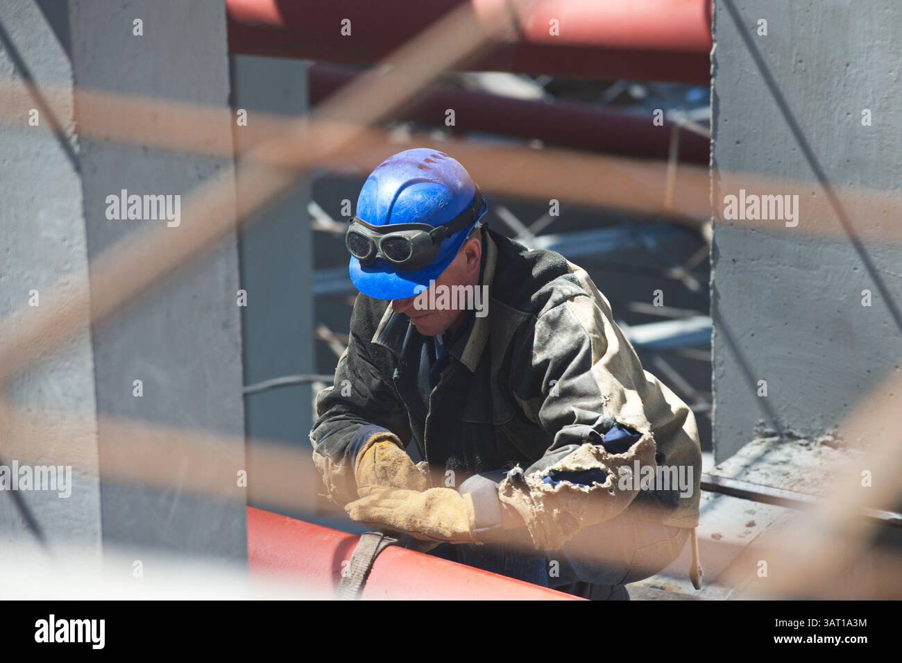 Workers are repairing the power grid Stock Photo - Alamy