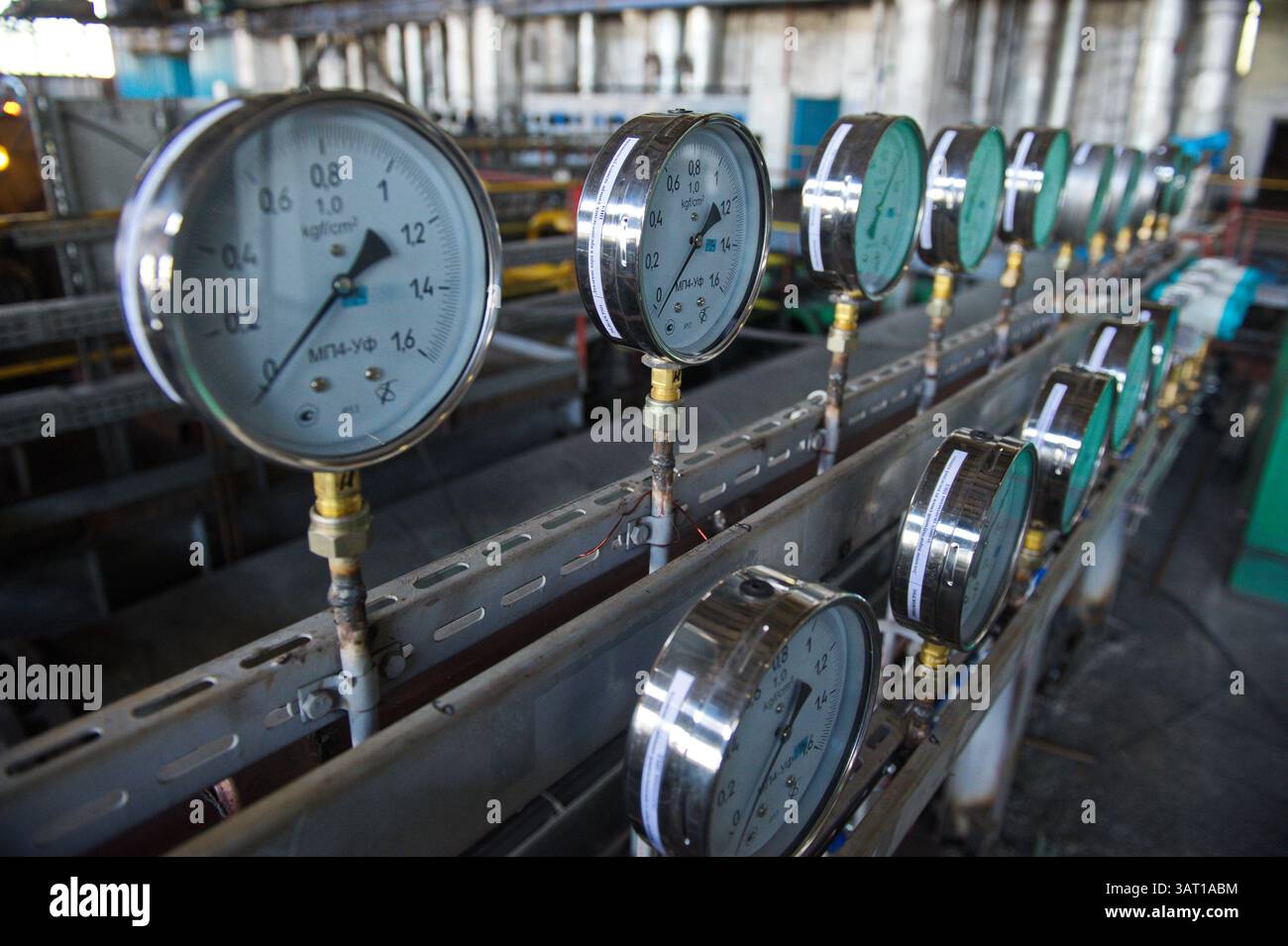 Different pressure sensors at the thermal power plant Stock Photo - Alamy
