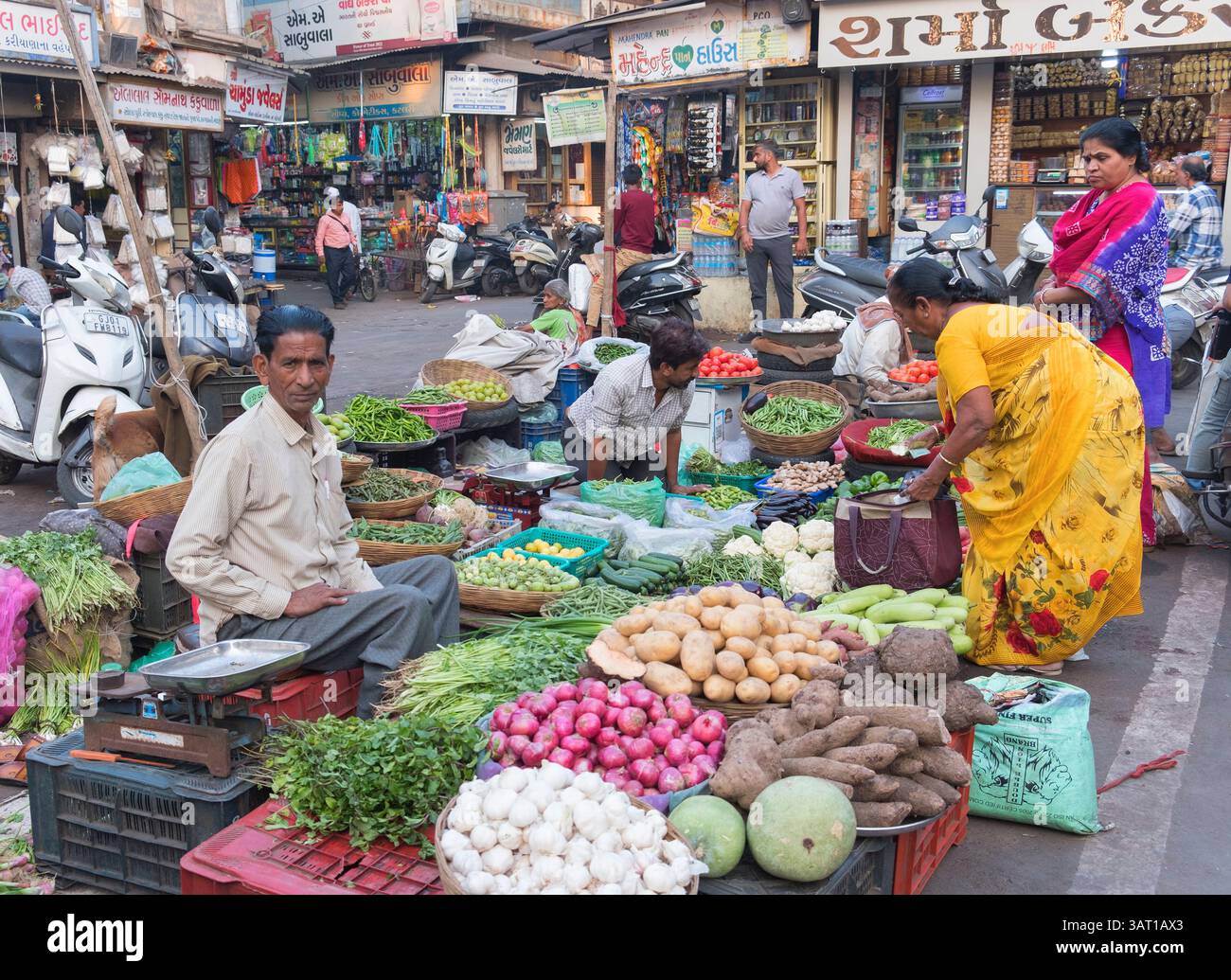Manek Chowk street market Ahmedabad Gujarat India Stock Photo - Alamy
