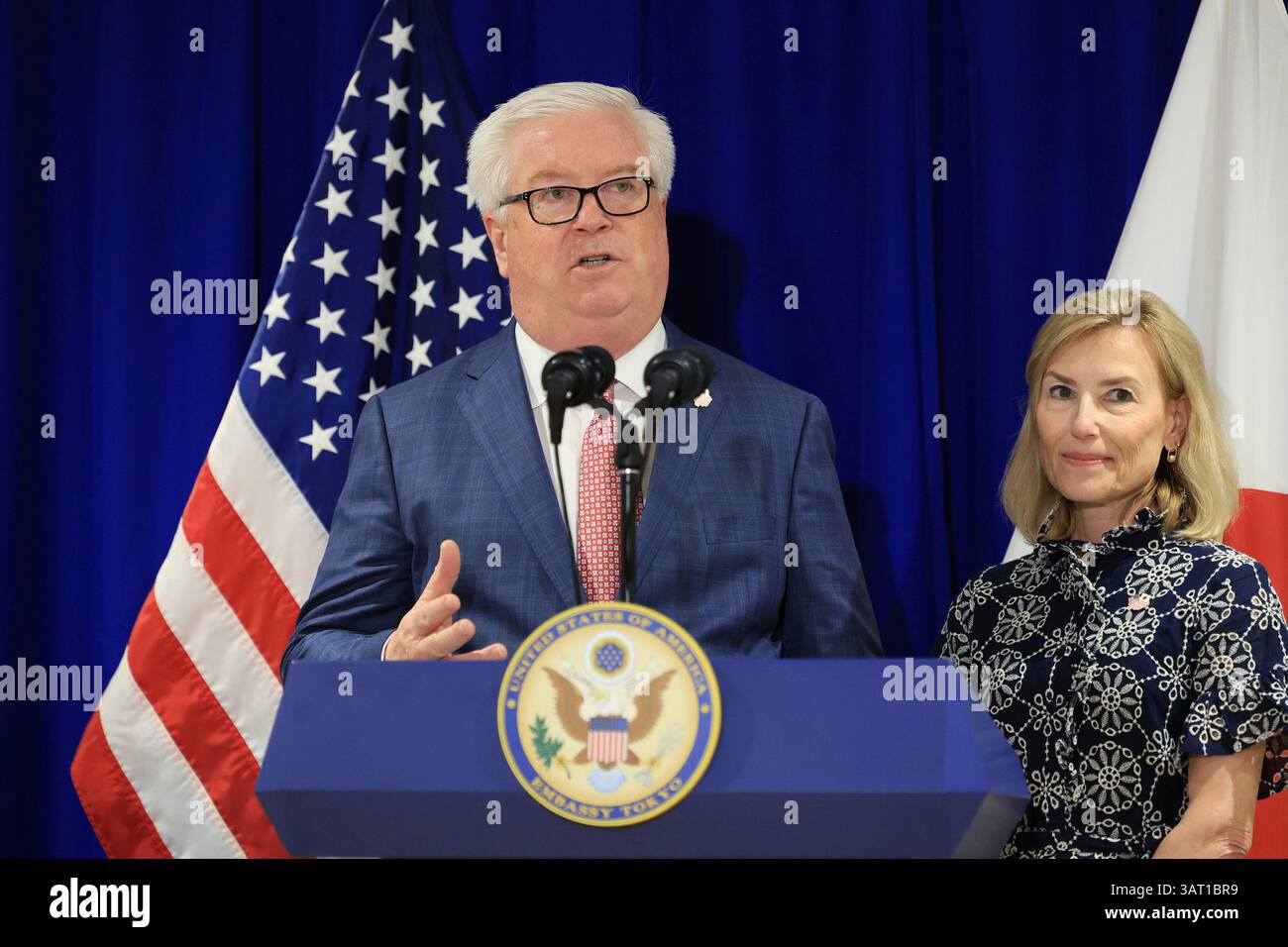 United States' Ambassador to Japan George Edward Glass (L) and his wife ...