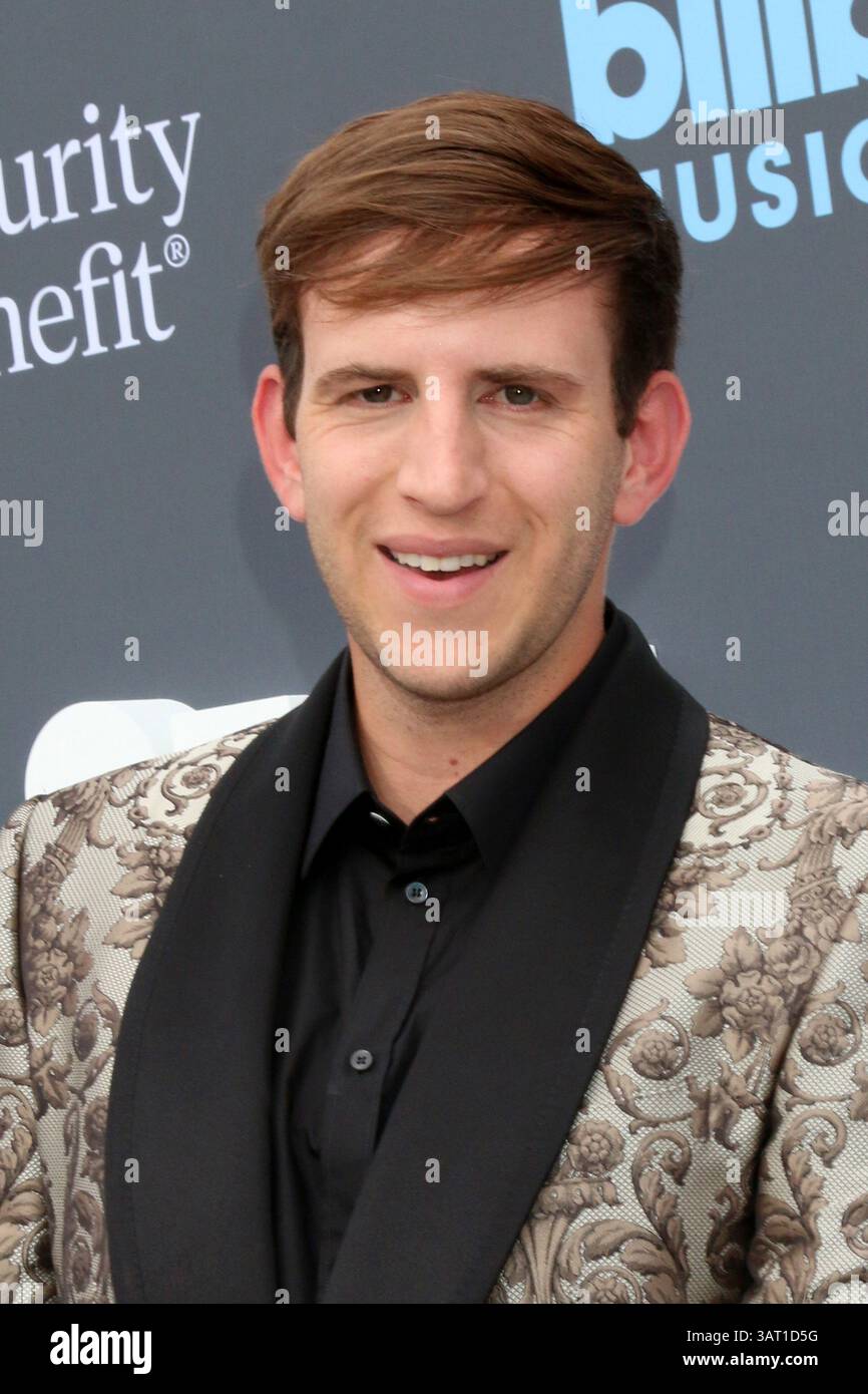 LOS ANGELES - MAY 15: Illenium at the 2022 Billboard Music Awards at ...