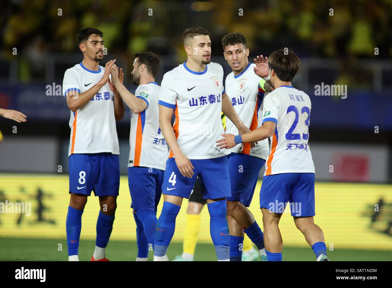 Shandong Taishan Football Club defeated Qingdao West Coast Football ...