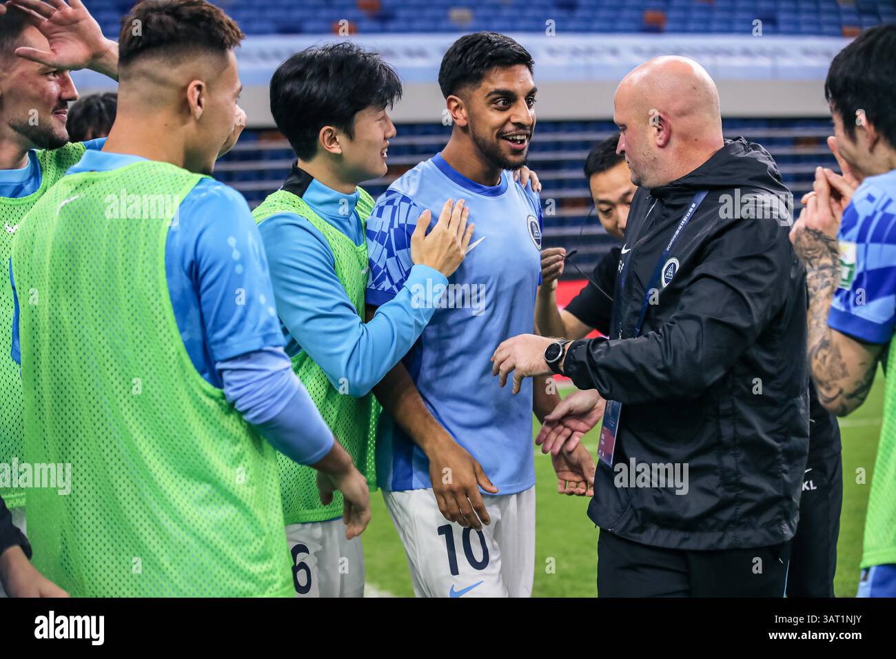 Shenzhen Peng City Football Club defeated Changchun Yatai Football Club ...