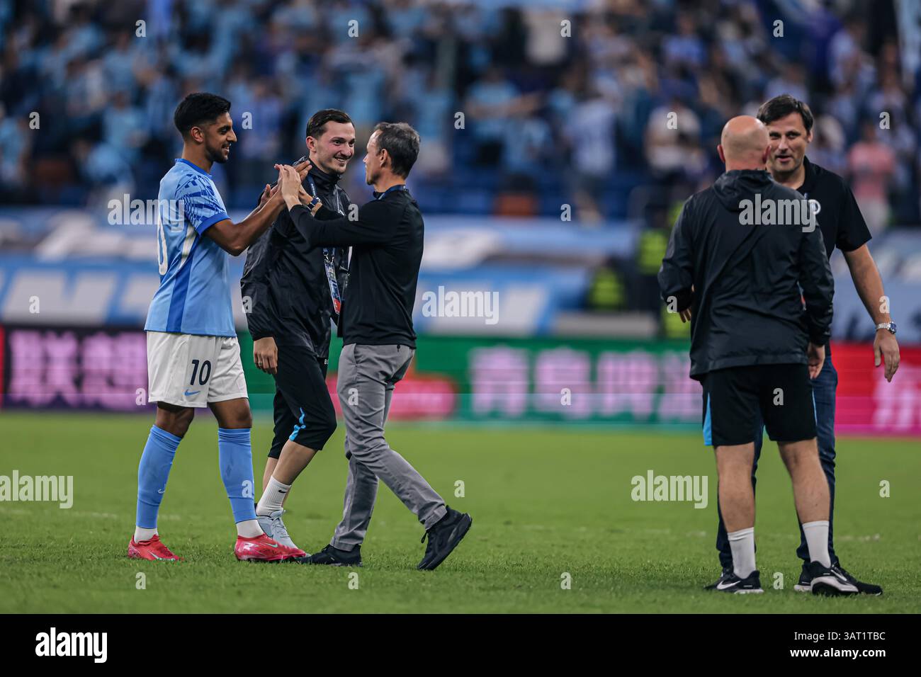 Shenzhen Peng City Football Club defeated Changchun Yatai Football Club ...