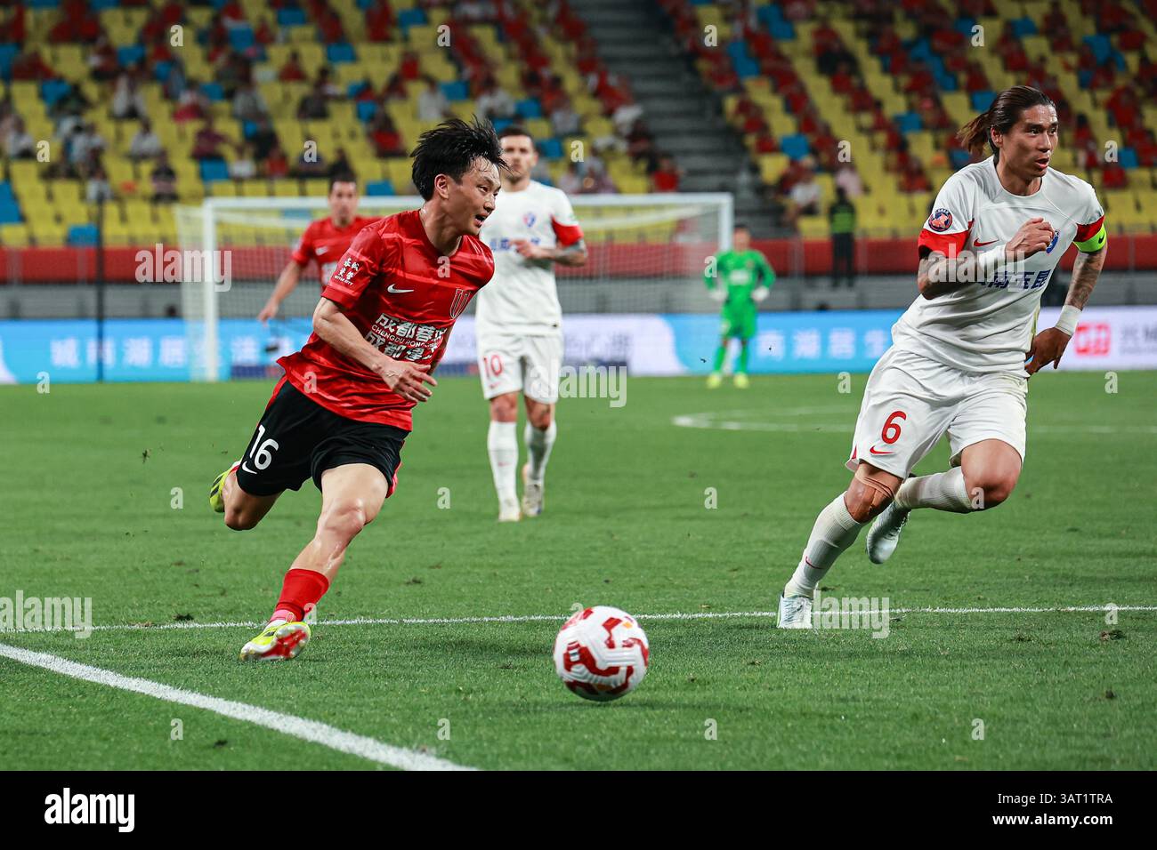 Chengdu Rongcheng Football Club 1-1 draw Yunnan Yukun Football Club at ...