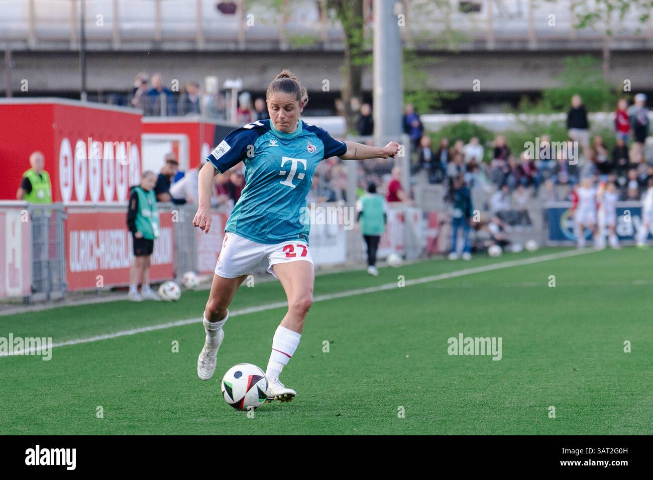 Leverkusen, Germany. 14th Apr, 2025. Laura Feiersinger (FC Köln, 27 ...