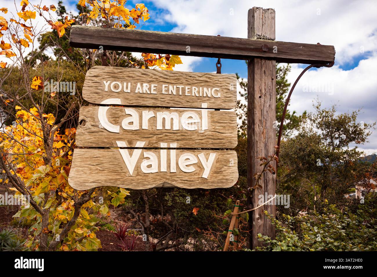 Entrance sign to the Carmel Valley Stock Photo - Alamy