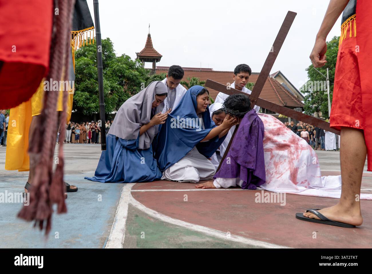 Badung, Indonesia. 18th Apr, 2025. Scenes depicting Jesus of Nazareth ...