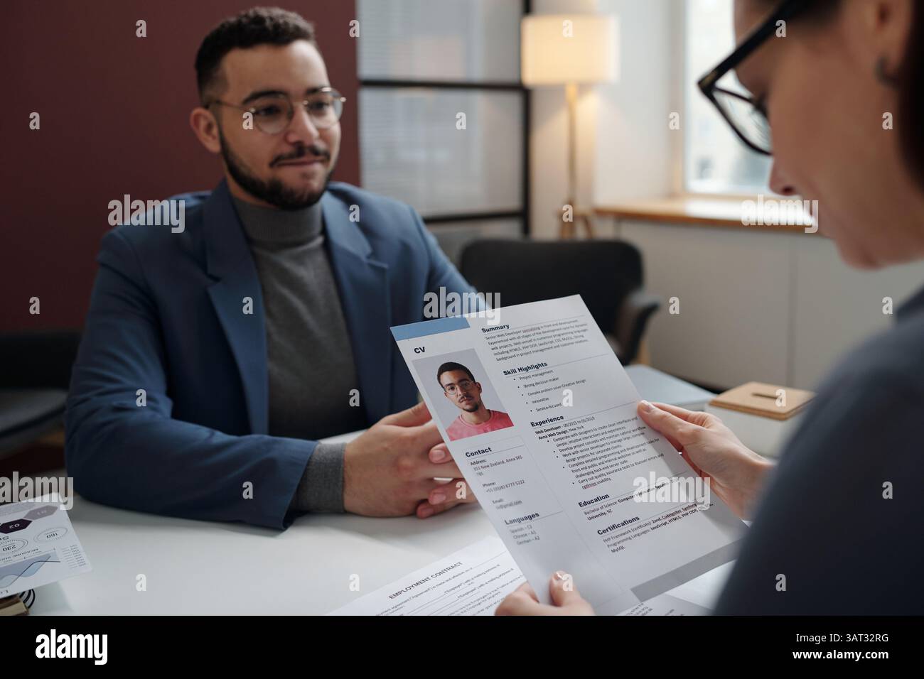 Recruiter business hi-res stock photography and images - Alamy
