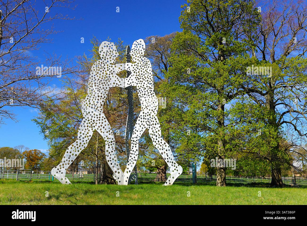 Molecule Man is a sculpture by artist Jonathan Borofsky and is on ...