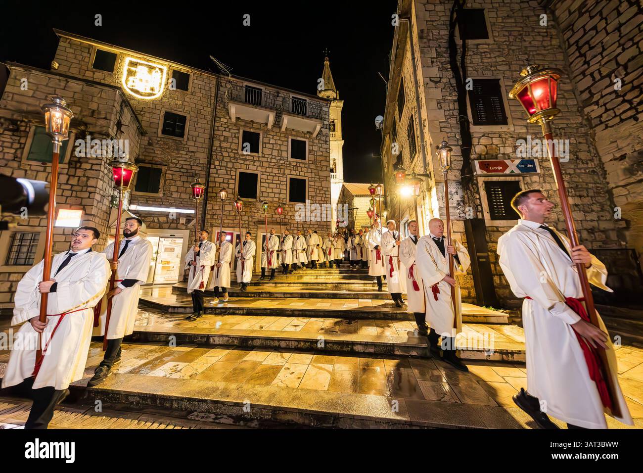 Hvar, Croatia. 17th Apr, 2025. People take part in UNESCO-protected 500 ...