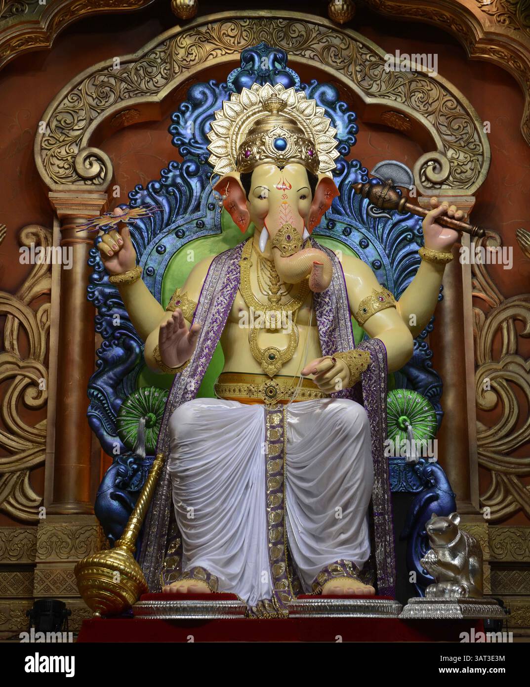 Lalbaugcha raja hi-res stock photography and images - Alamy