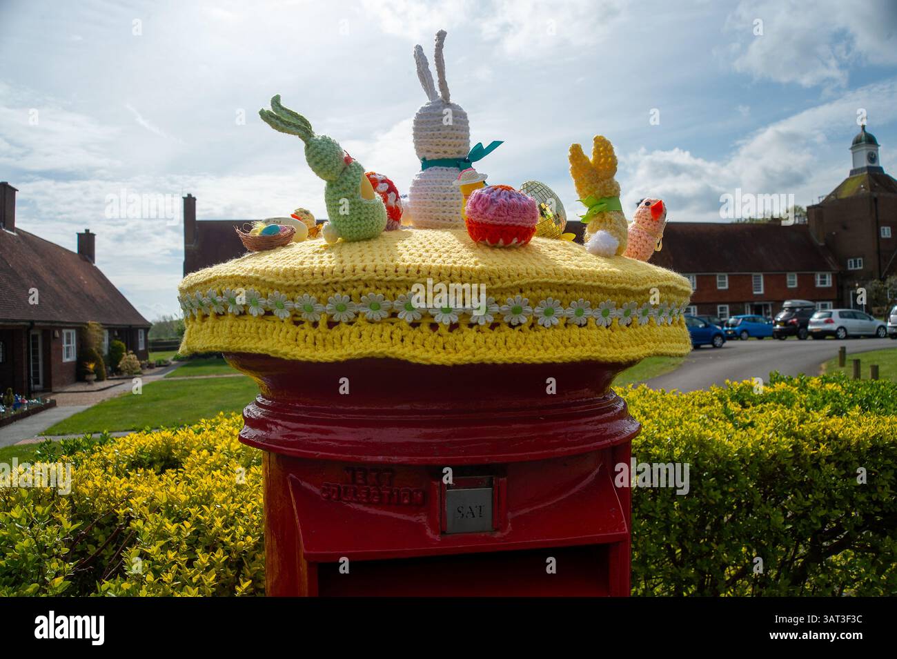 Windsor, UK. 18th April, 2025. A cheerful knitted and crochet Easter ...