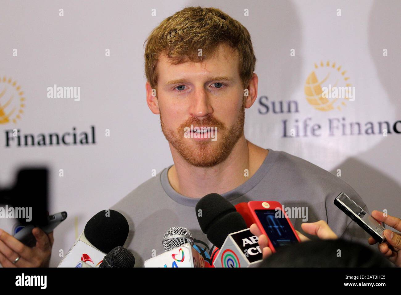 Nba player with reporters hi-res stock photography and images - Alamy