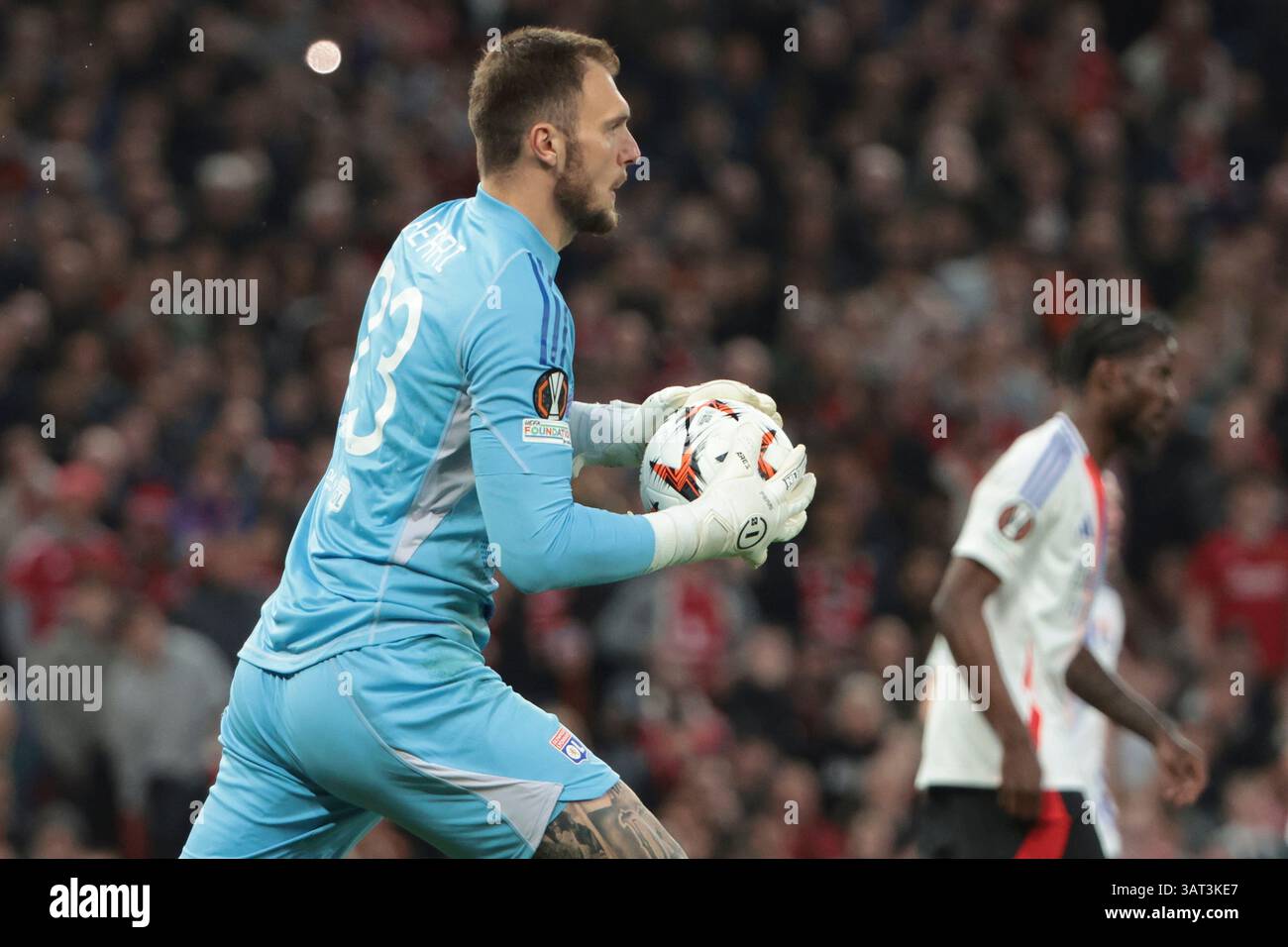 Manchester, Royaume Uni. 17th Apr, 2025. Lyon goalkeeper Lucas Perri ...