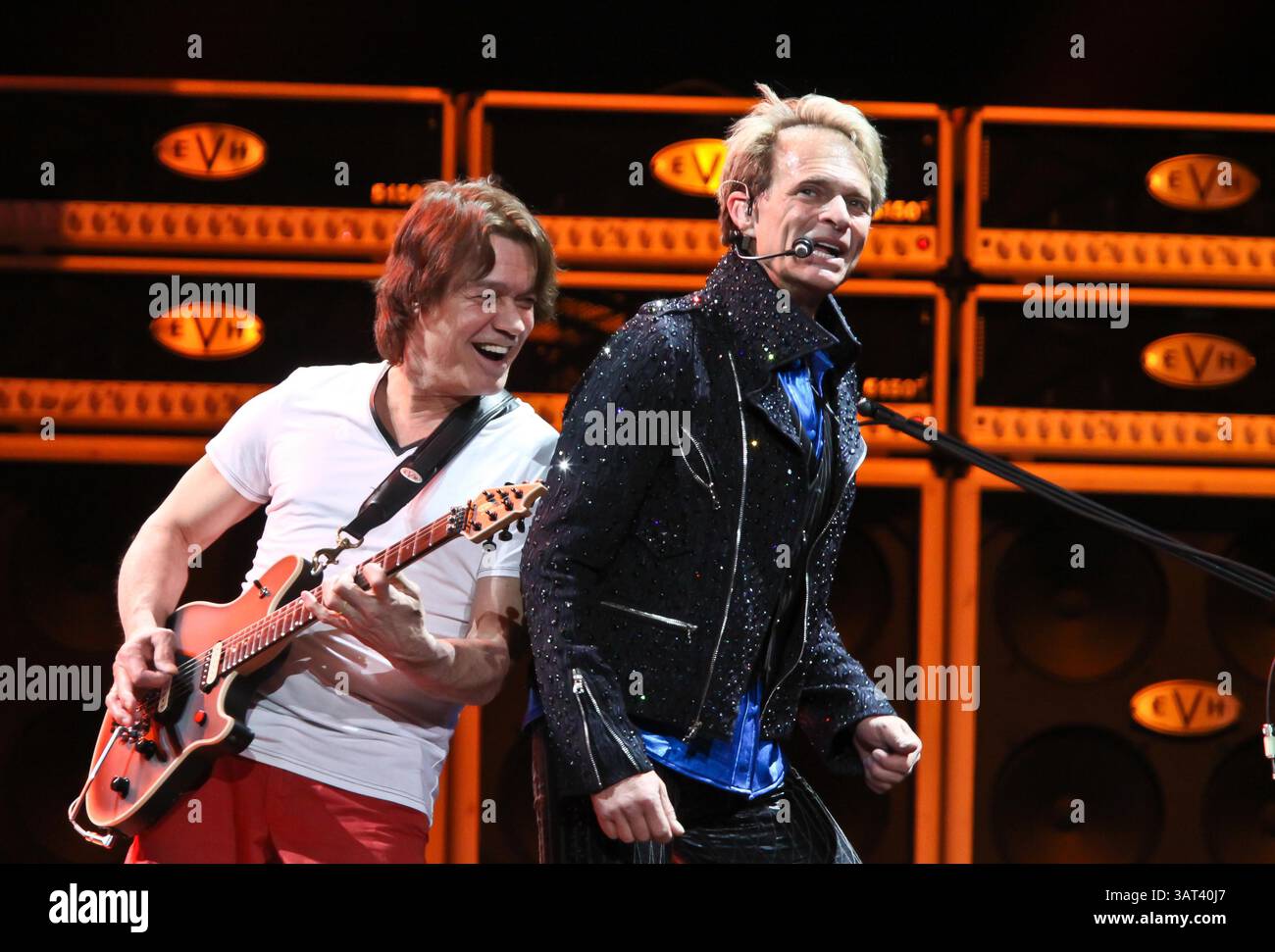 DAVID LEE ROTH and EDDIE VAN HALEN during a Van Halen performance at ...