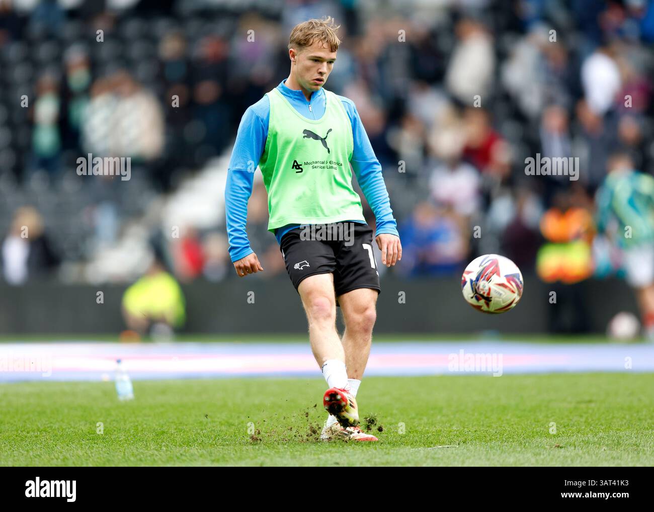Derby County's Liam Thompson warming up prior to kick-off before the ...