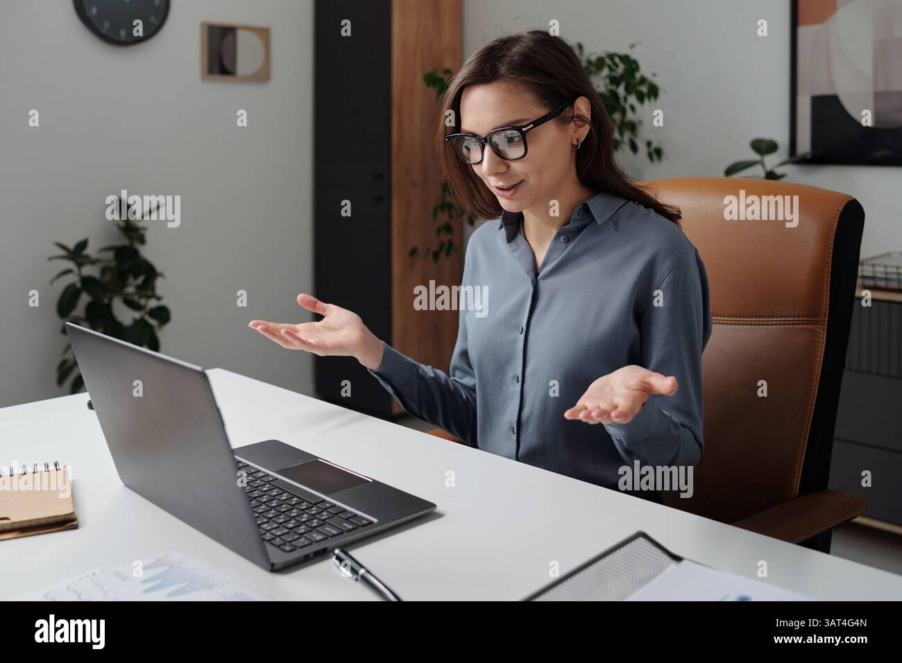 Successful work excited woman hi-res stock photography and images - Alamy