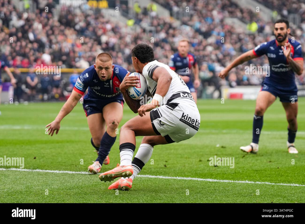 Hull, UK. 18th April 2025. Betfred Super League: Hull FC v Hull KR ...