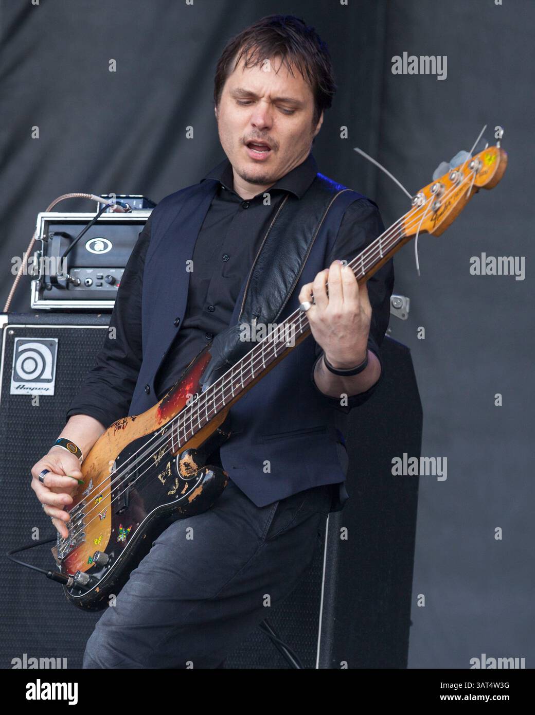 Trevor dunn bassist hi-res stock photography and images - Alamy