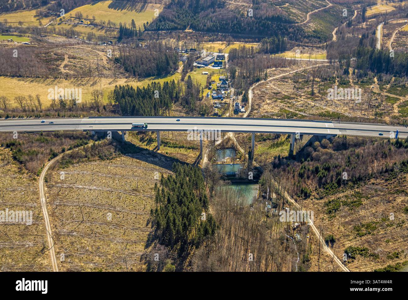 Luftbild, Talbrücke der Autobahn A4, Zum Altenberg, Teiche unter der ...