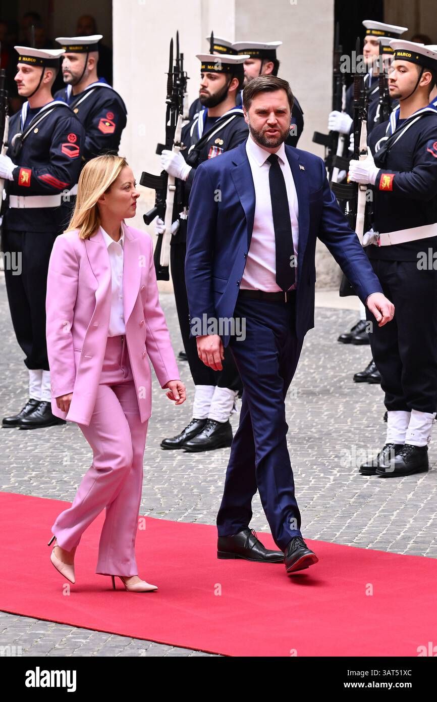 Giorgia meloni j d vance hi-res stock photography and images - Alamy