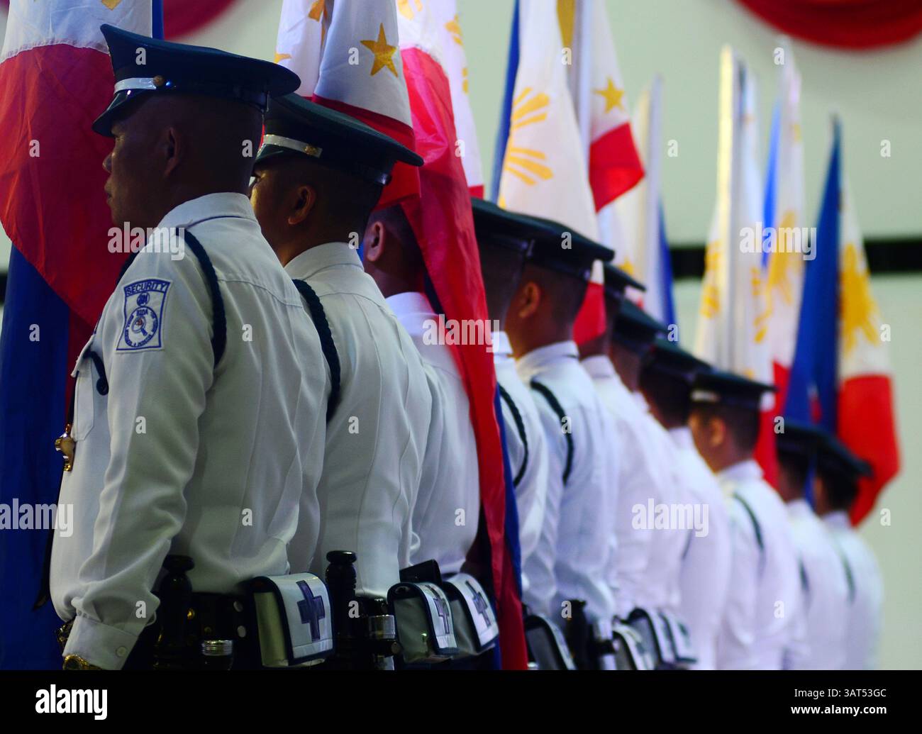 Shopping mall security guards hi-res stock photography and images - Alamy
