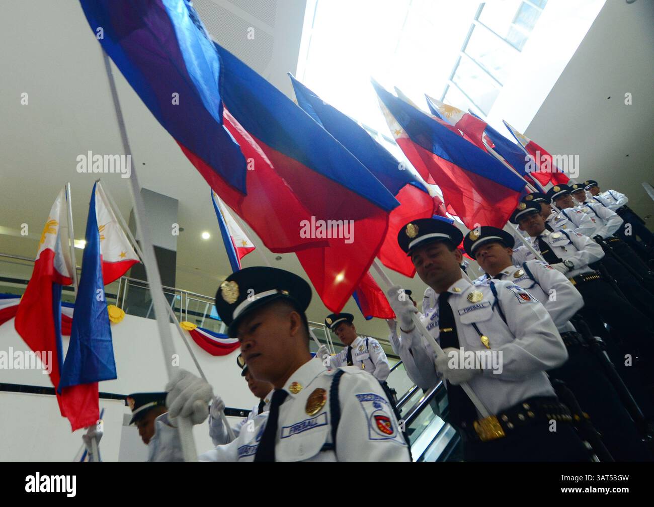 Shopping mall security guards hi-res stock photography and images - Alamy