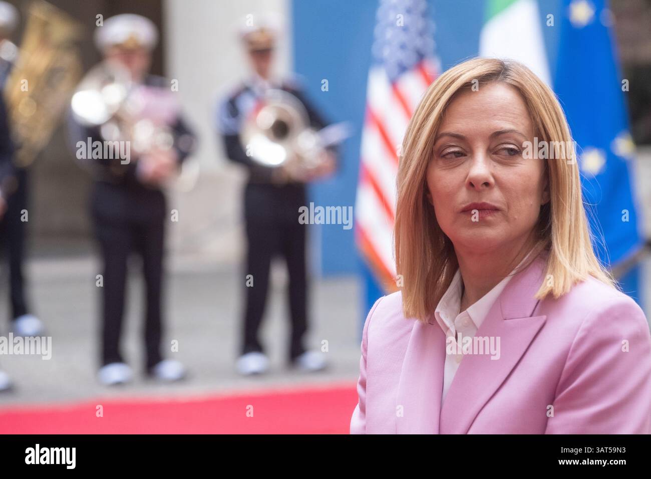 Roma, Italia. 18th Apr, 2025. Il Presidente del Consiglio Giorgia Meloni incontra il ...