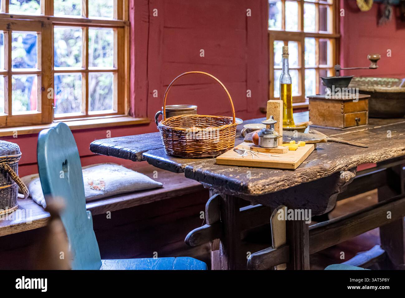 18 April 2025, Brandenburg, Lehde: In a house in the Lehde Open-Air ...