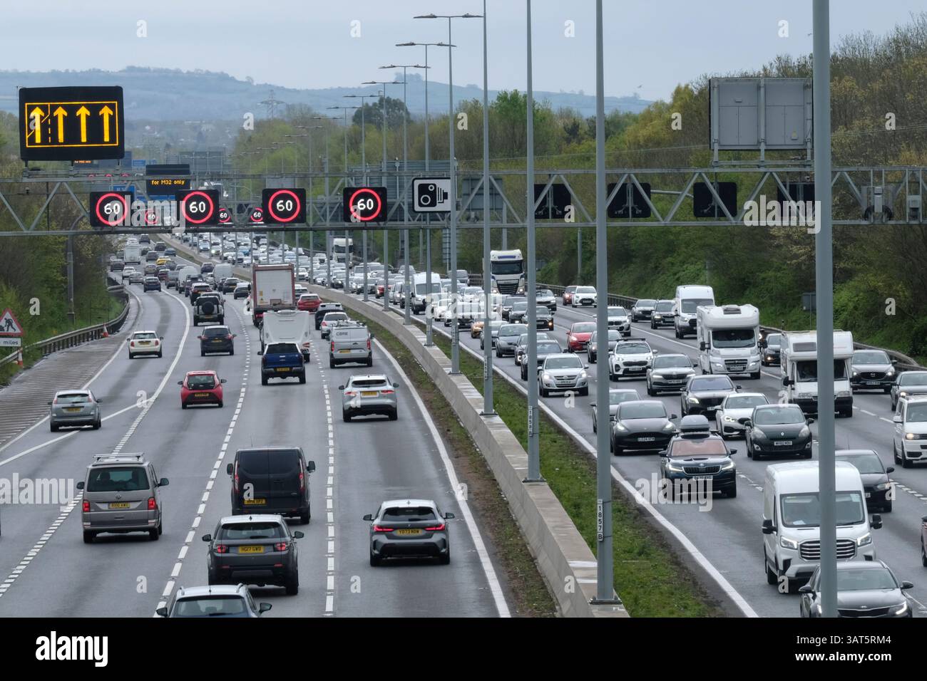 Bristol, UK. 18th Apr, 2025. Easter holiday causes traffic congestion ...