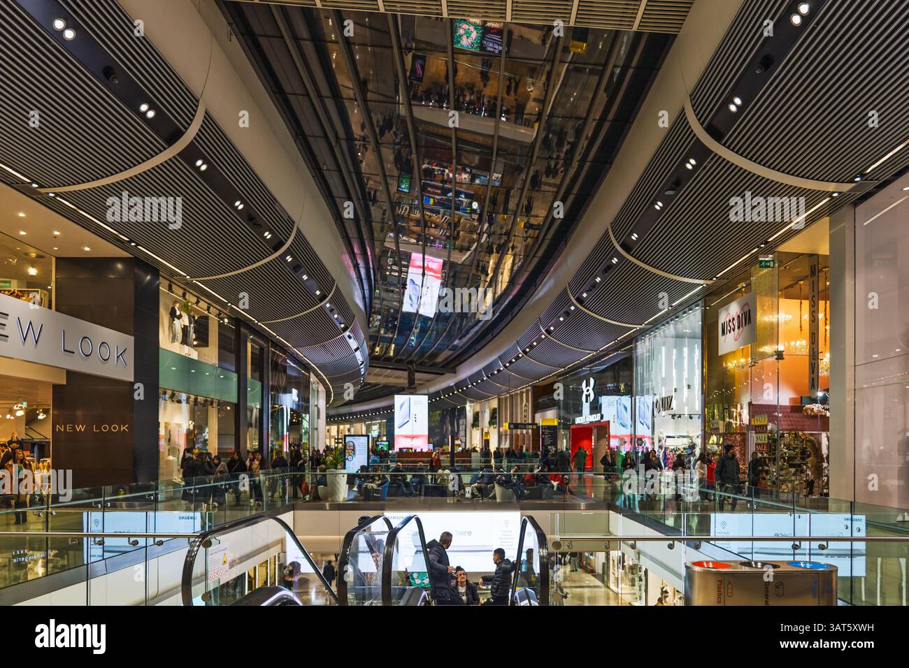 Large shopping mall complex hi-res stock photography and images - Alamy