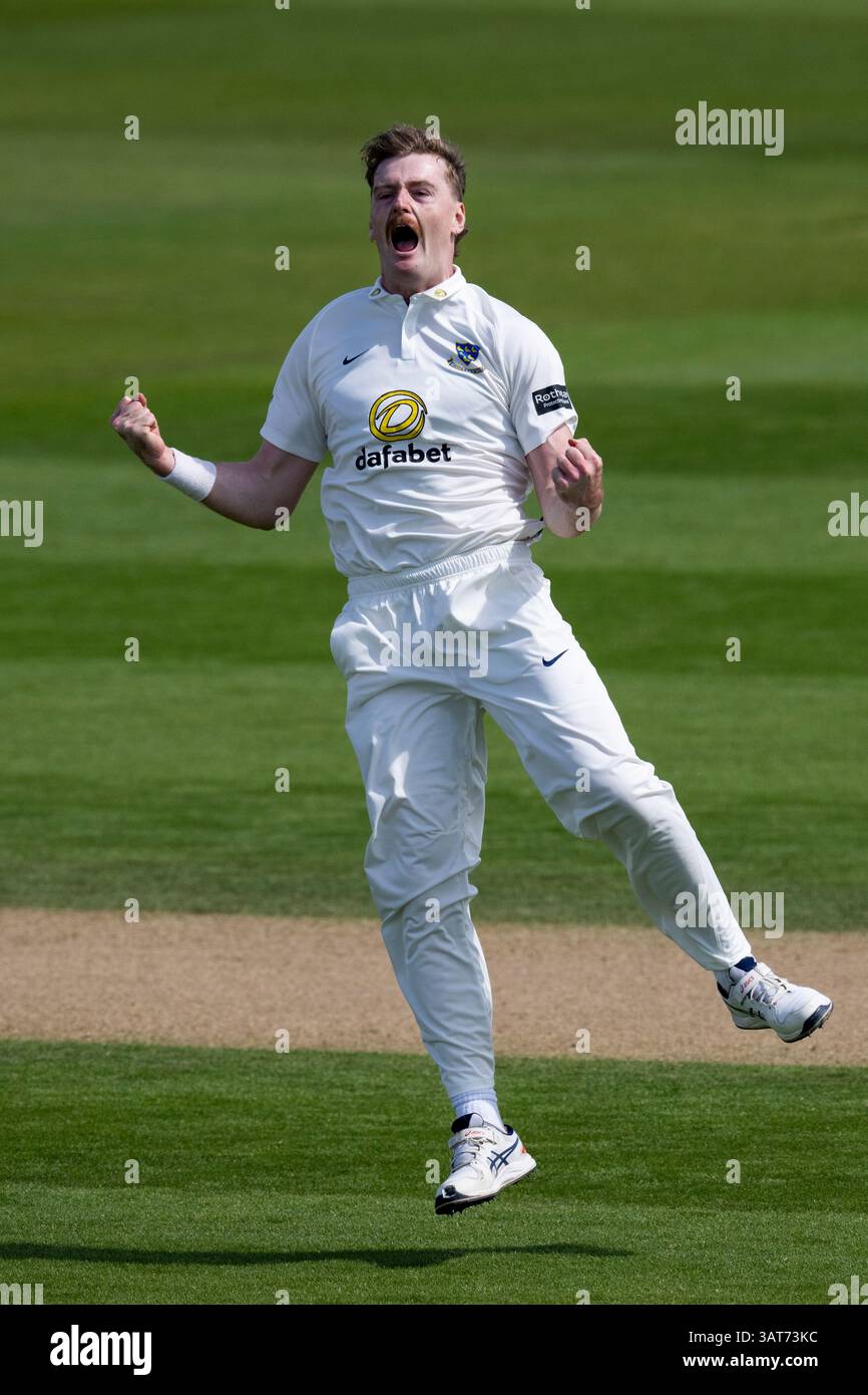 Sussex v Somerset - Rothesay County Championship HOVE, ENGLAND - APRIL ...