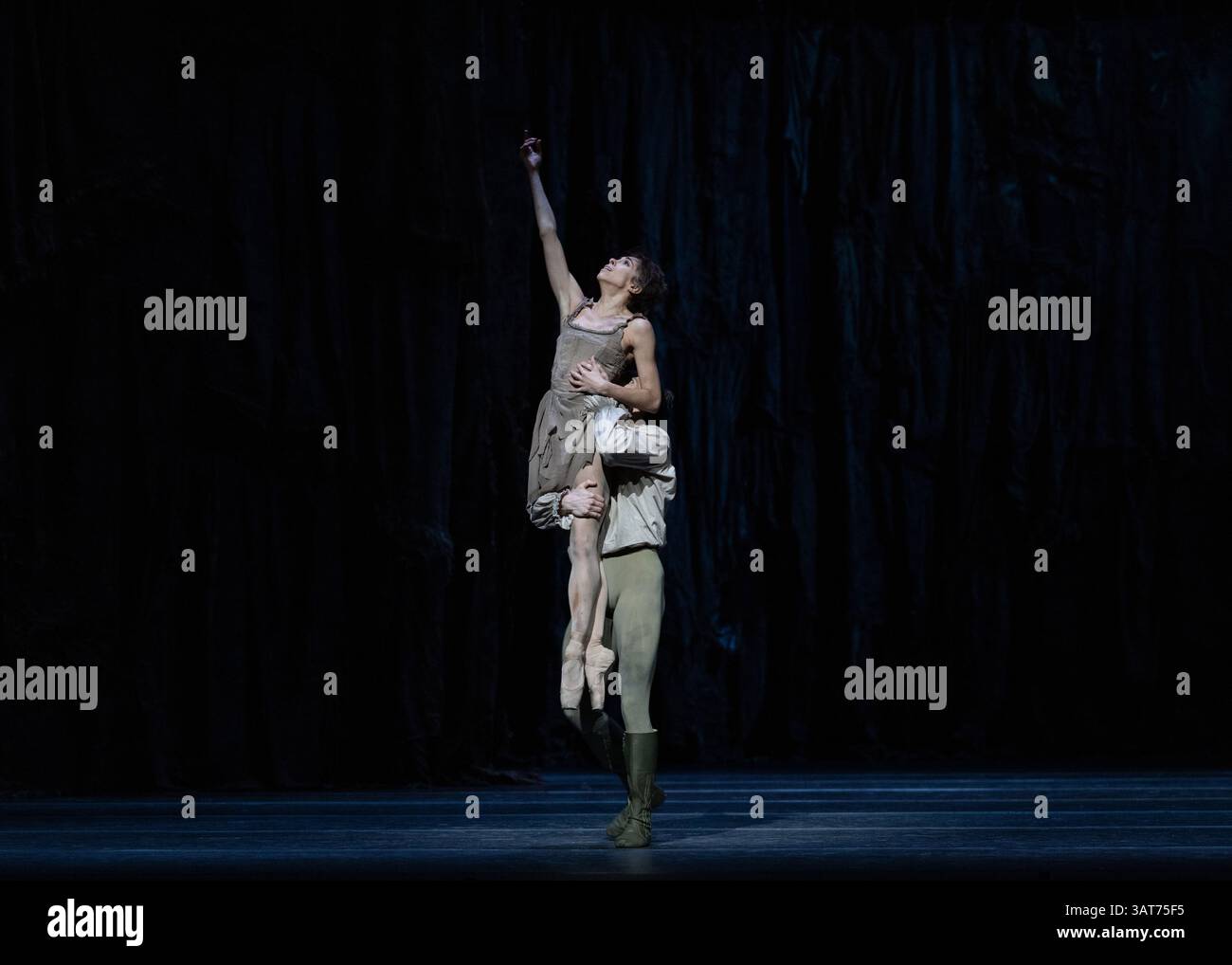 The Royal Ballet, Manon 2024 Stock Photo - Alamy