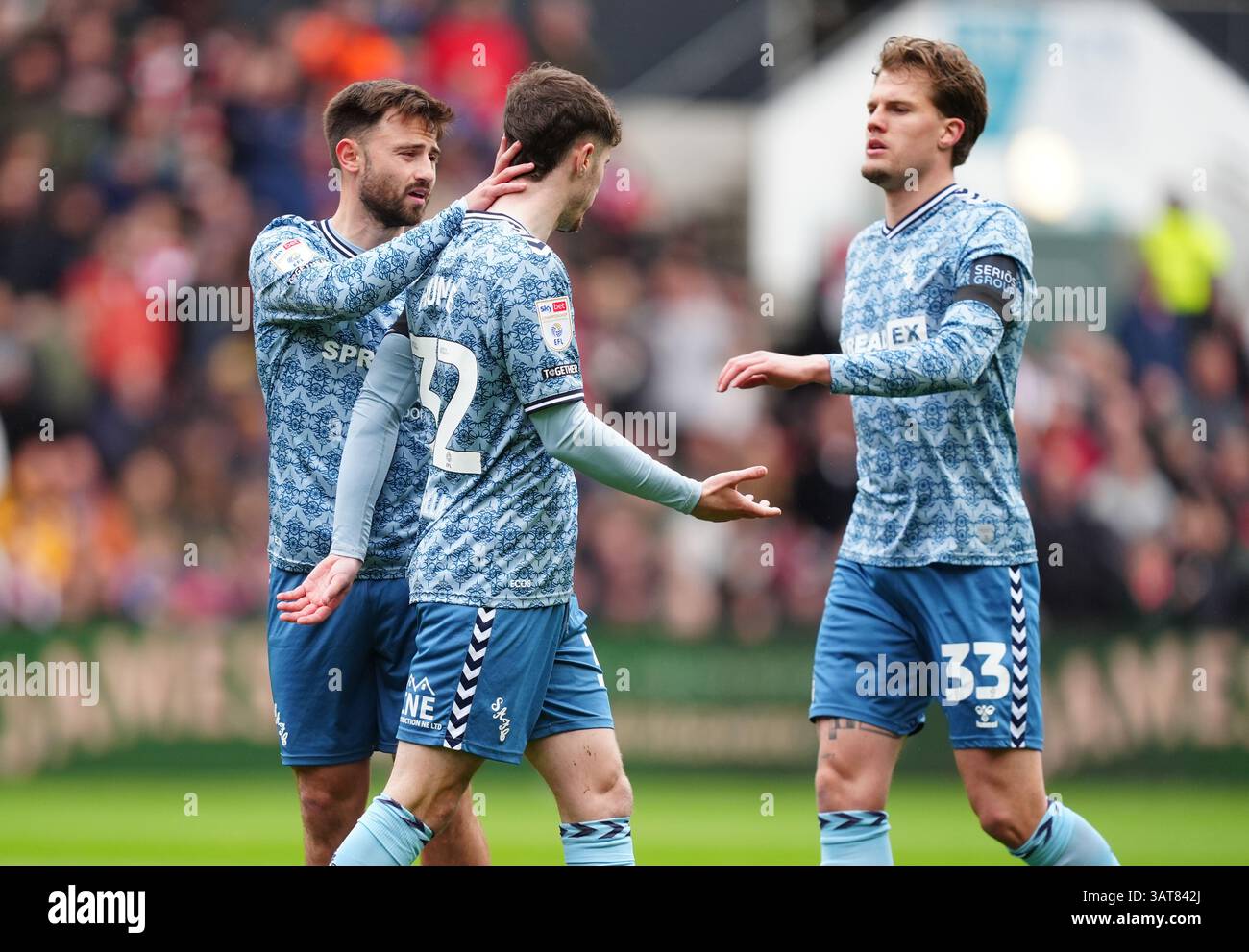 Sunderland's Trai Hume is sent off by referee Oliver Langford for a ...