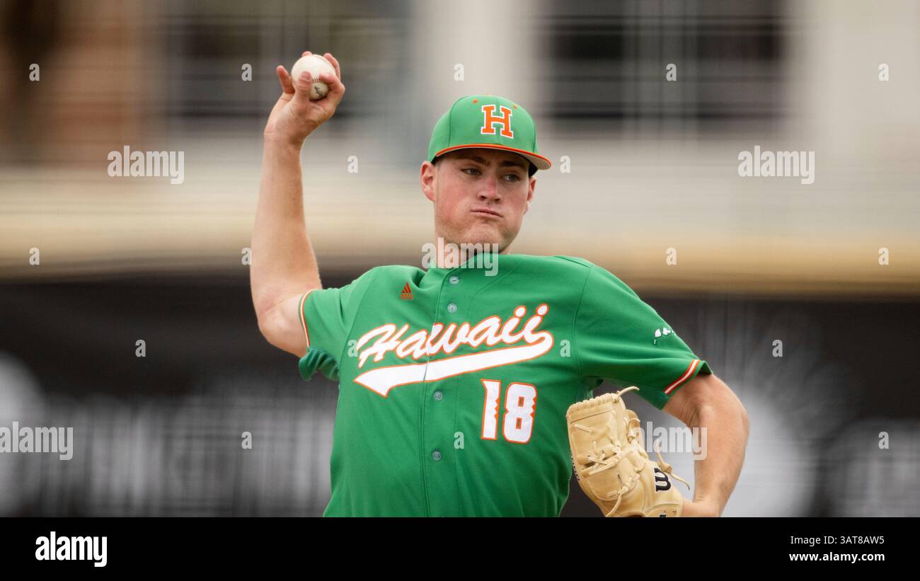 Hawaii starting pitcher Cooper Walls (18) delivers a pitch during an ...
