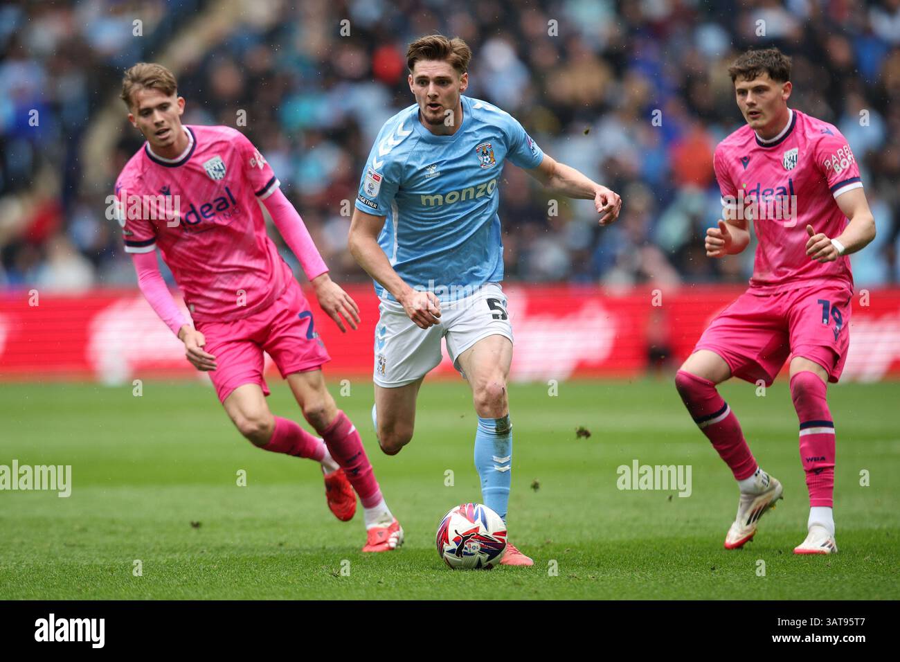 COVENTRY, UK - 18th Apr 2025: Jack Rudoni of Coventry City in action ...