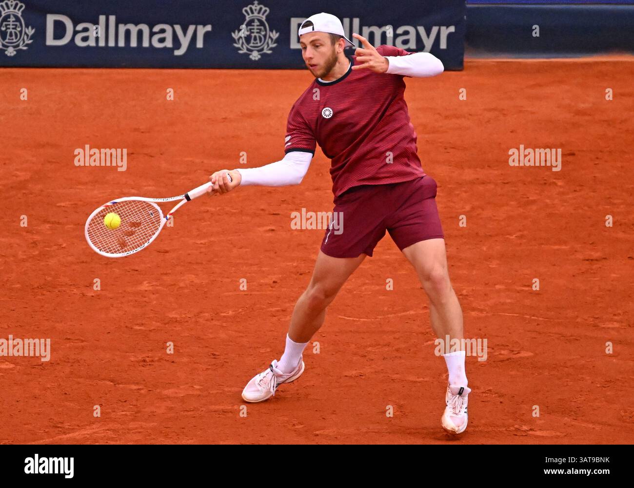 Munich, Germany. 18th Apr, 2025. Tennis: ATP Tour - Munich, Singles, Men, Quarterfinals. Zverev ...