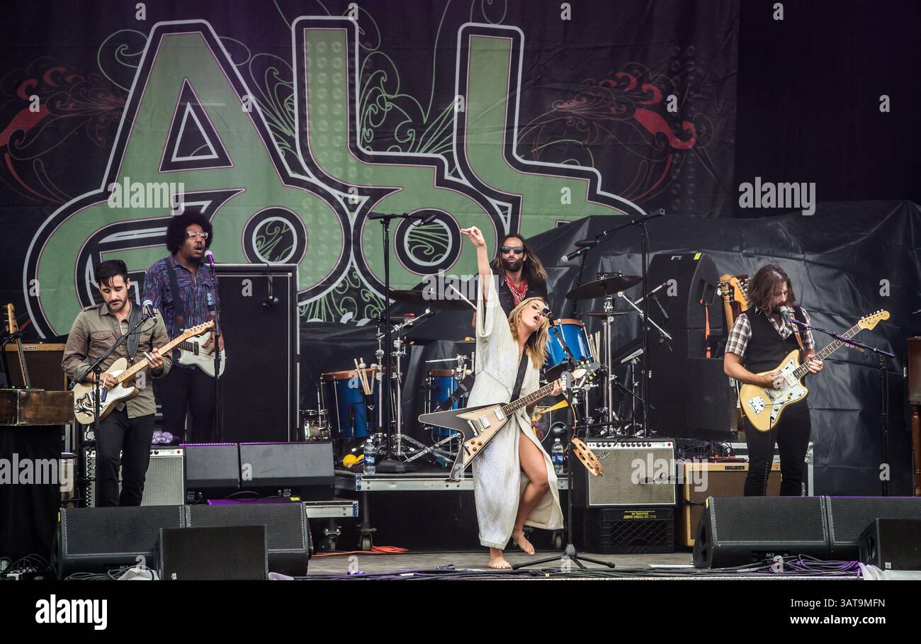 Grace potter and matthew burr hi-res stock photography and images - Alamy