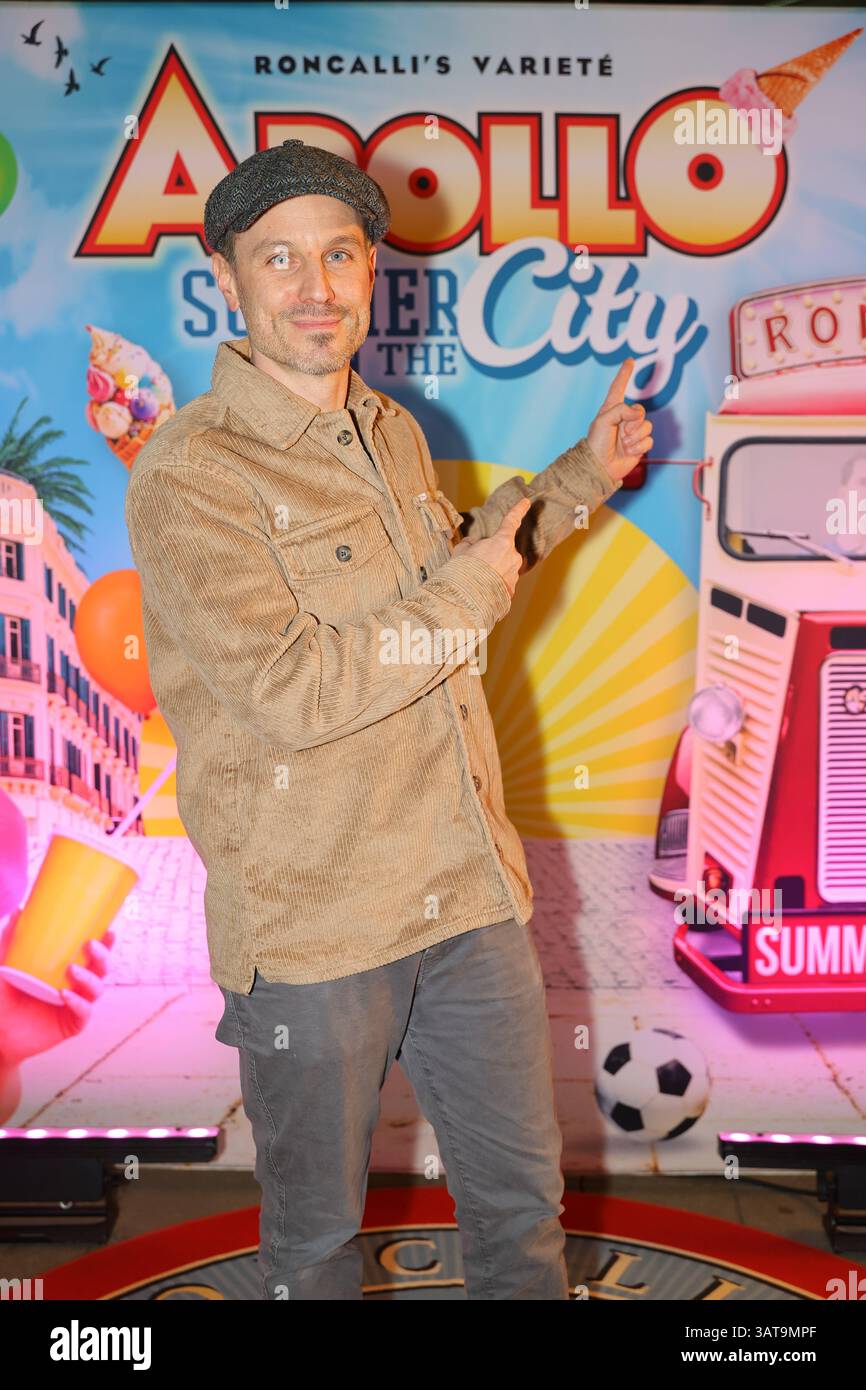 Apollo SUMMER IN THE CITY Premiere - Schauspieler Marc Dimitru ...